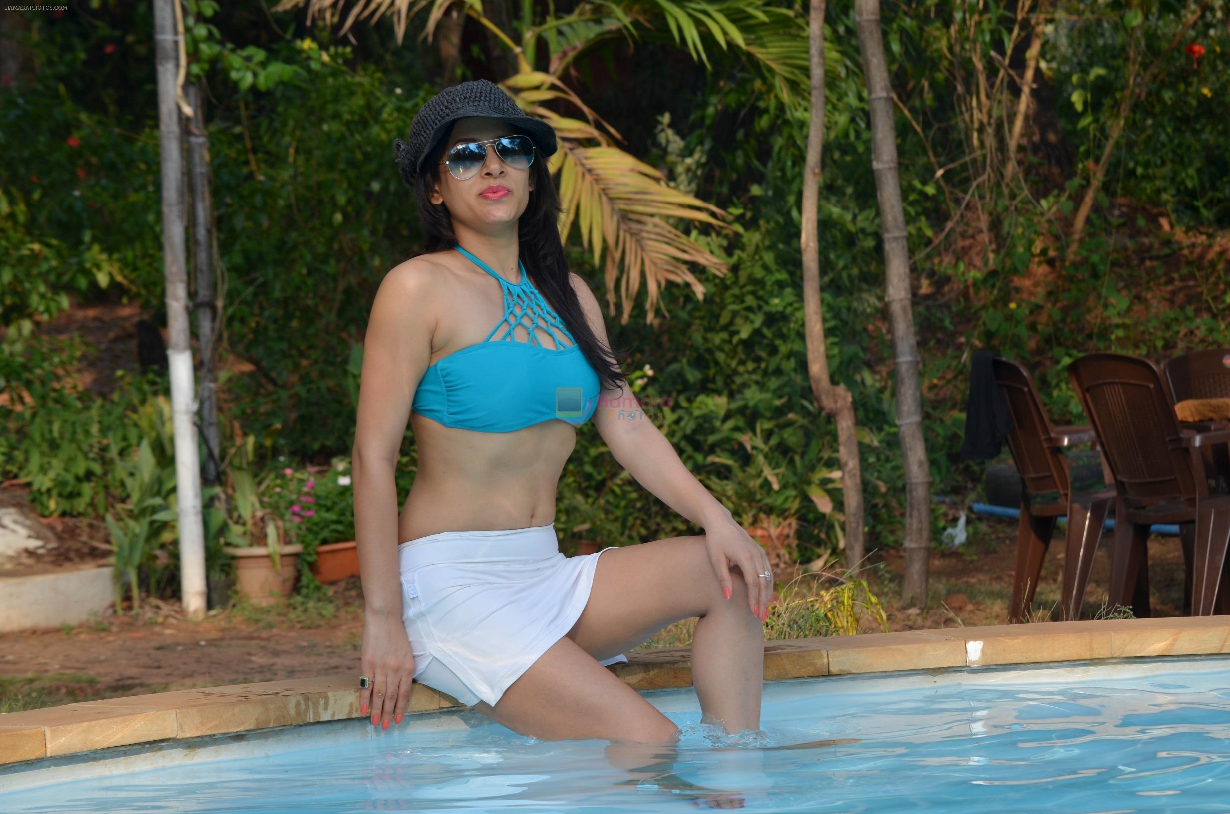 Shweta Khanduri / Shweta Khanduri - Bollywood Photos